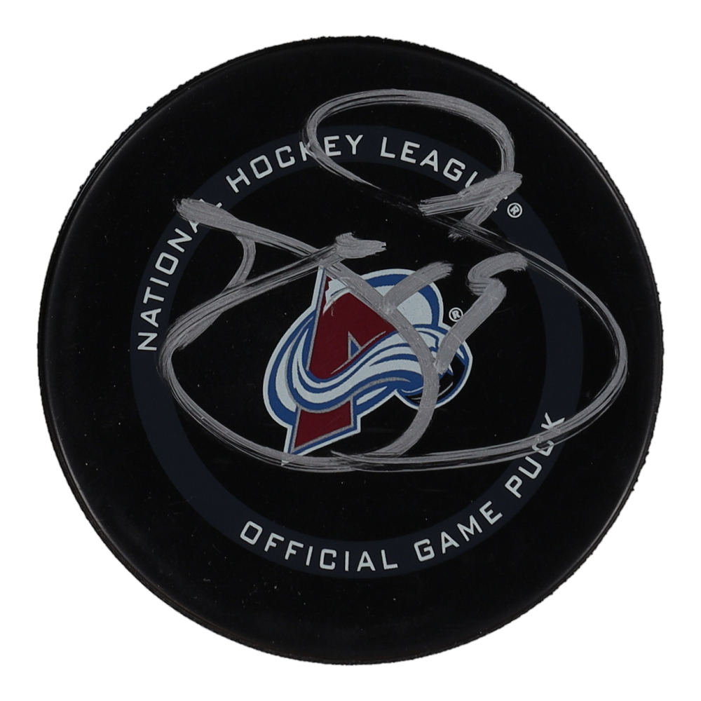 Joe Sakic Signed Avalanche Logo Hockey Puck (Beckett) | Pristine Auction