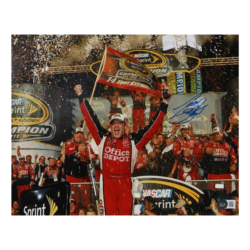 Tony Stewart Signed NASCAR 11x14 Photo (Beckett) | Pristine Auction