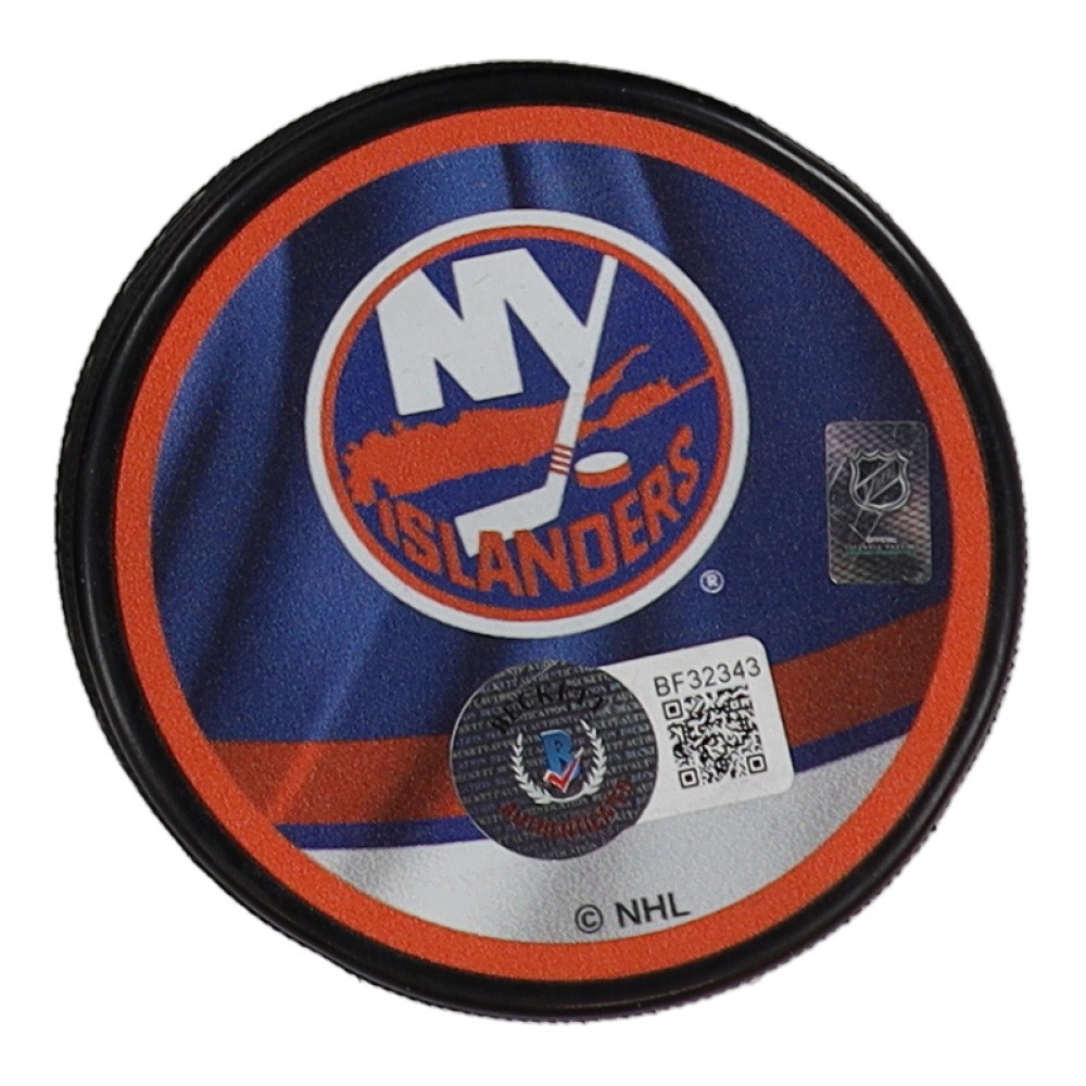 Ryan Pulock Signed Islanders Logo Hockey Puck (Beckett) | Pristine Auction