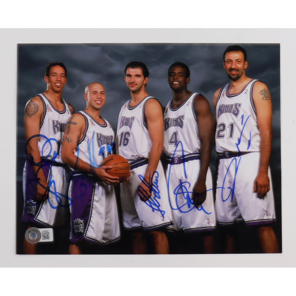 Kings 8x10 Photo Signed By (5) With Mike Bibby, Chris Webber, Peja ...