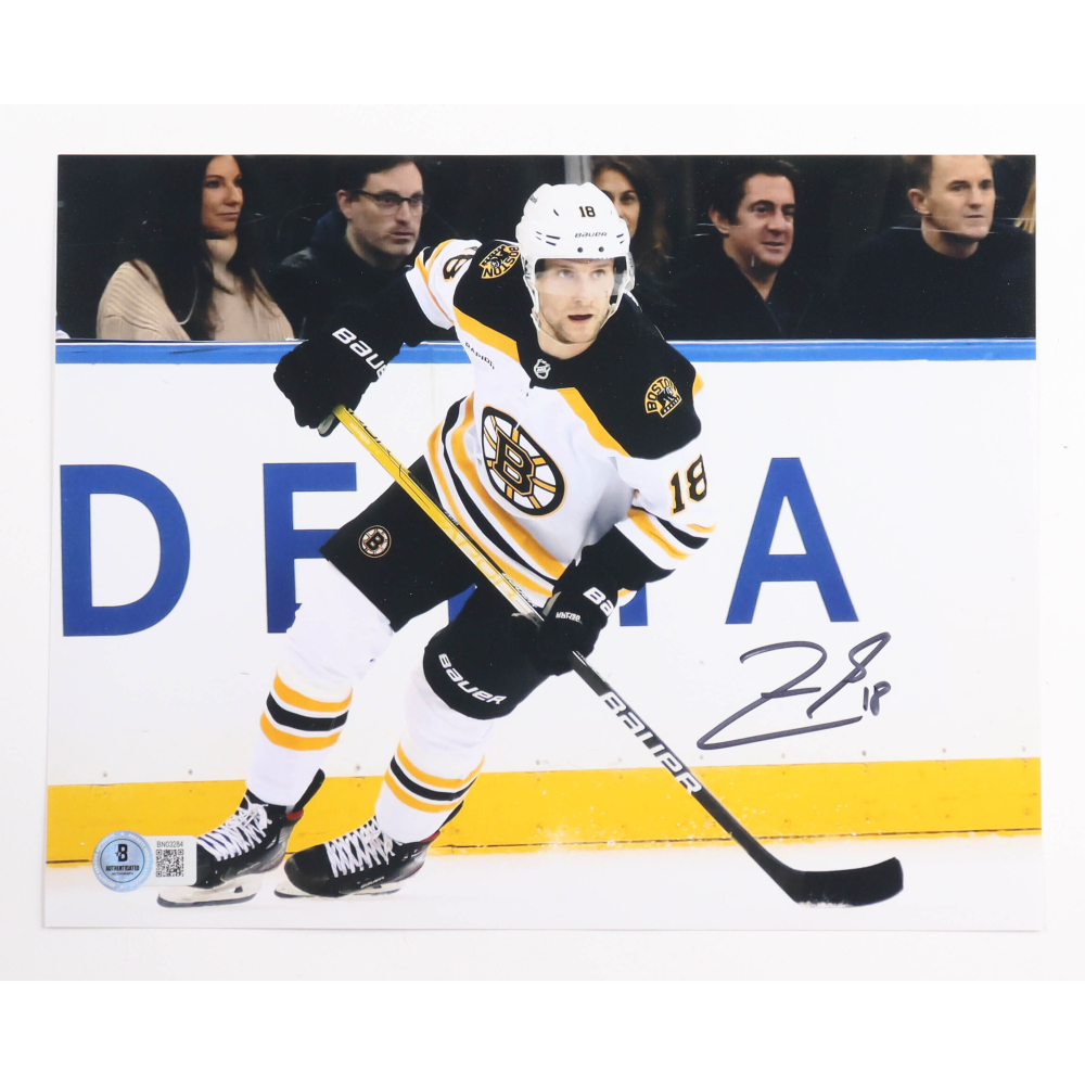 Pavel Zacha Signed Bruins 8x10 Photo (Beckett) | Pristine Auction