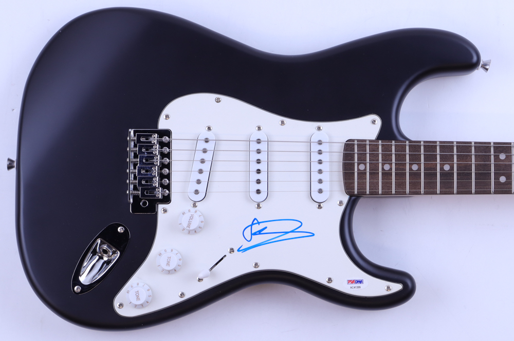 Dave Grohl Signed Full-Size Stratocaster Electric Guitar (PSA ...
