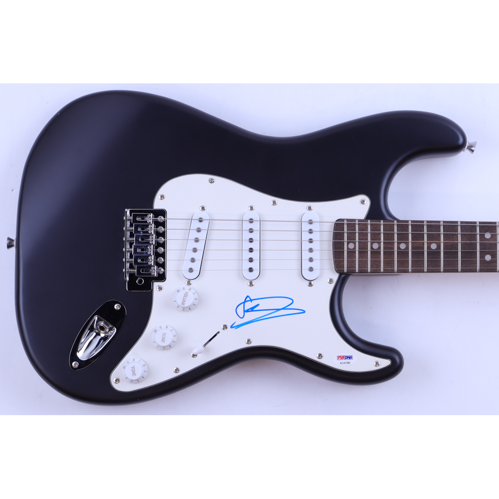 Dave Grohl Signed Full-Size Stratocaster Electric Guitar (PSA ...