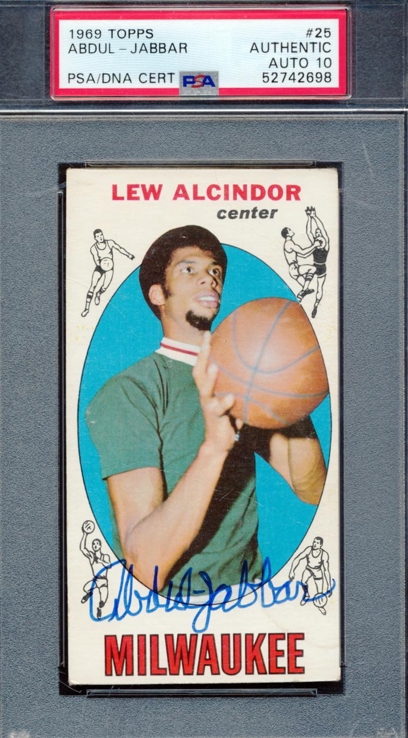 Kareem Abdul-Jabbar Signed 1969-70 Topps #25 Lew Alcindor RC (PSA ...