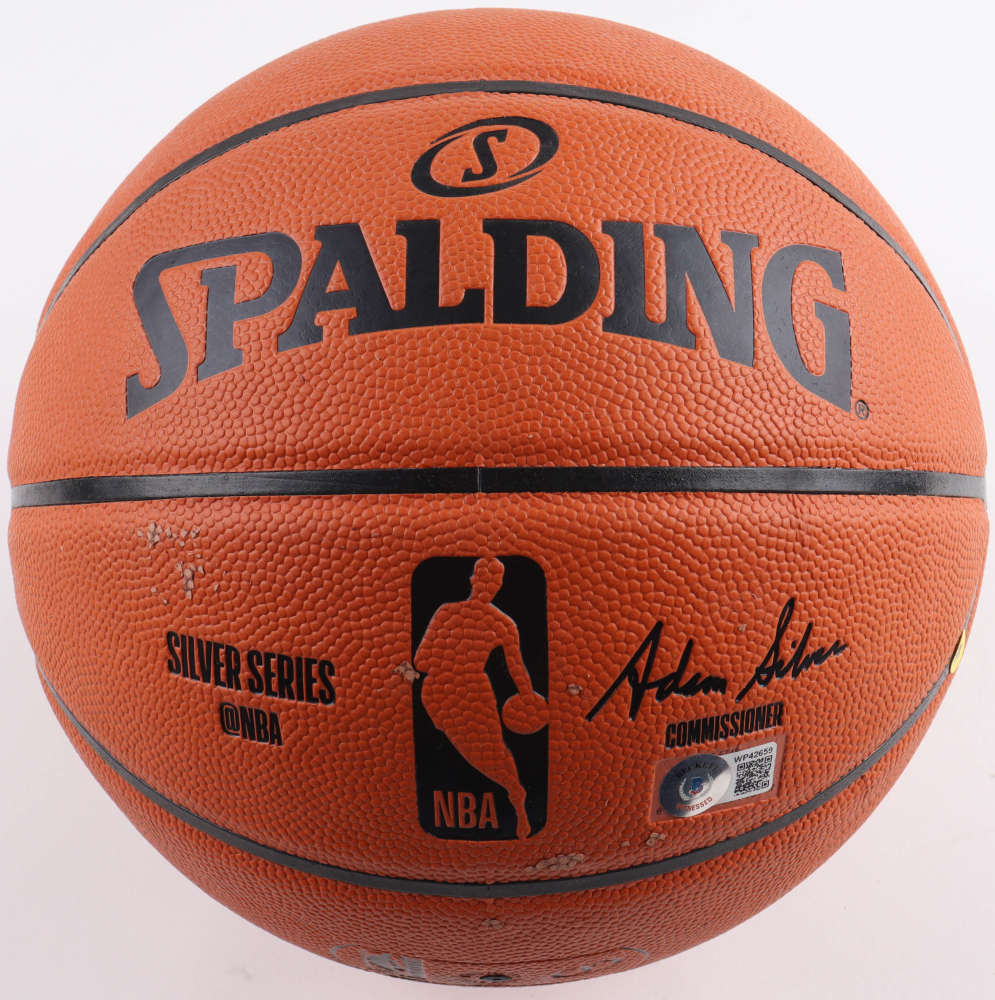 De'Aaron Fox Signed NBA Basketball (Beckett) | Pristine Auction