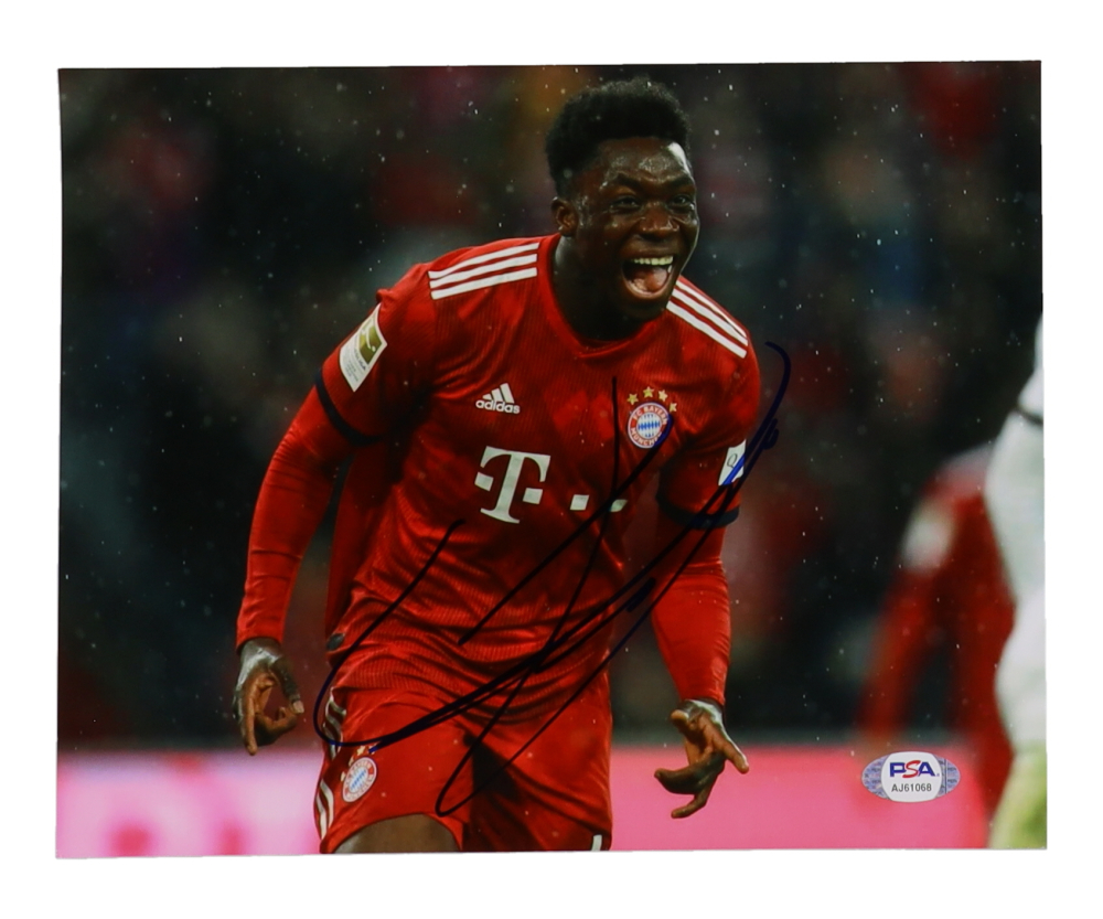 Alphonso Davies Signed Munich 8x10 Photo (PSA) | Pristine Auction