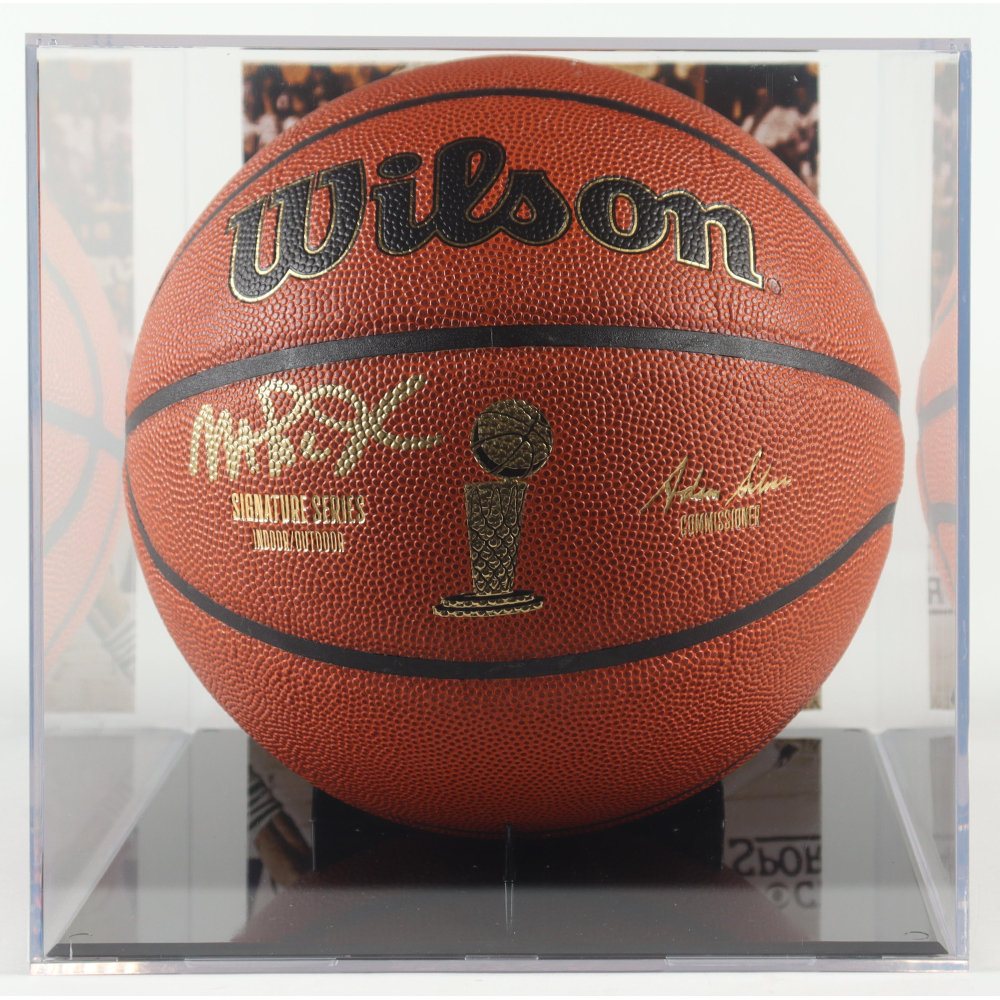 Magic Johnson Signed NBA Finals Trophy Special Edition Basketball With ...
