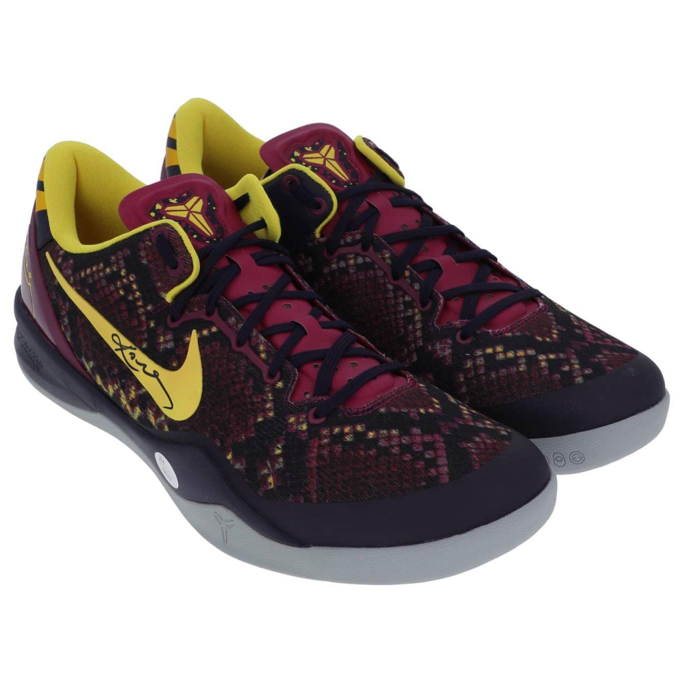 Kobe Bryant Signed Pair of Kobe x Nike VIII Sample Basketball Shoes ...