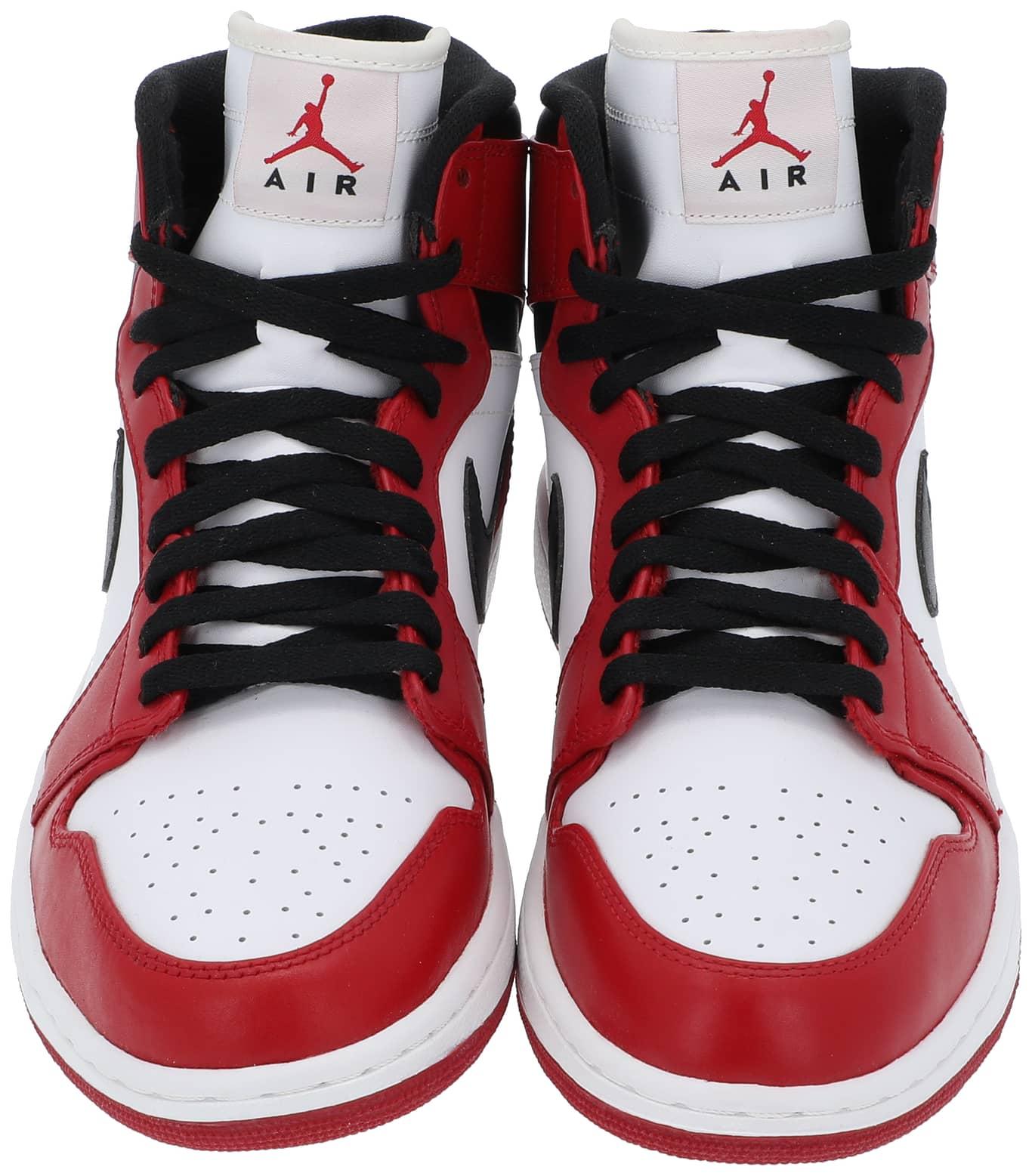 Michael Jordan Signed Pair of Nike Air Jordan 1 Retro High Shoe (UDA ...