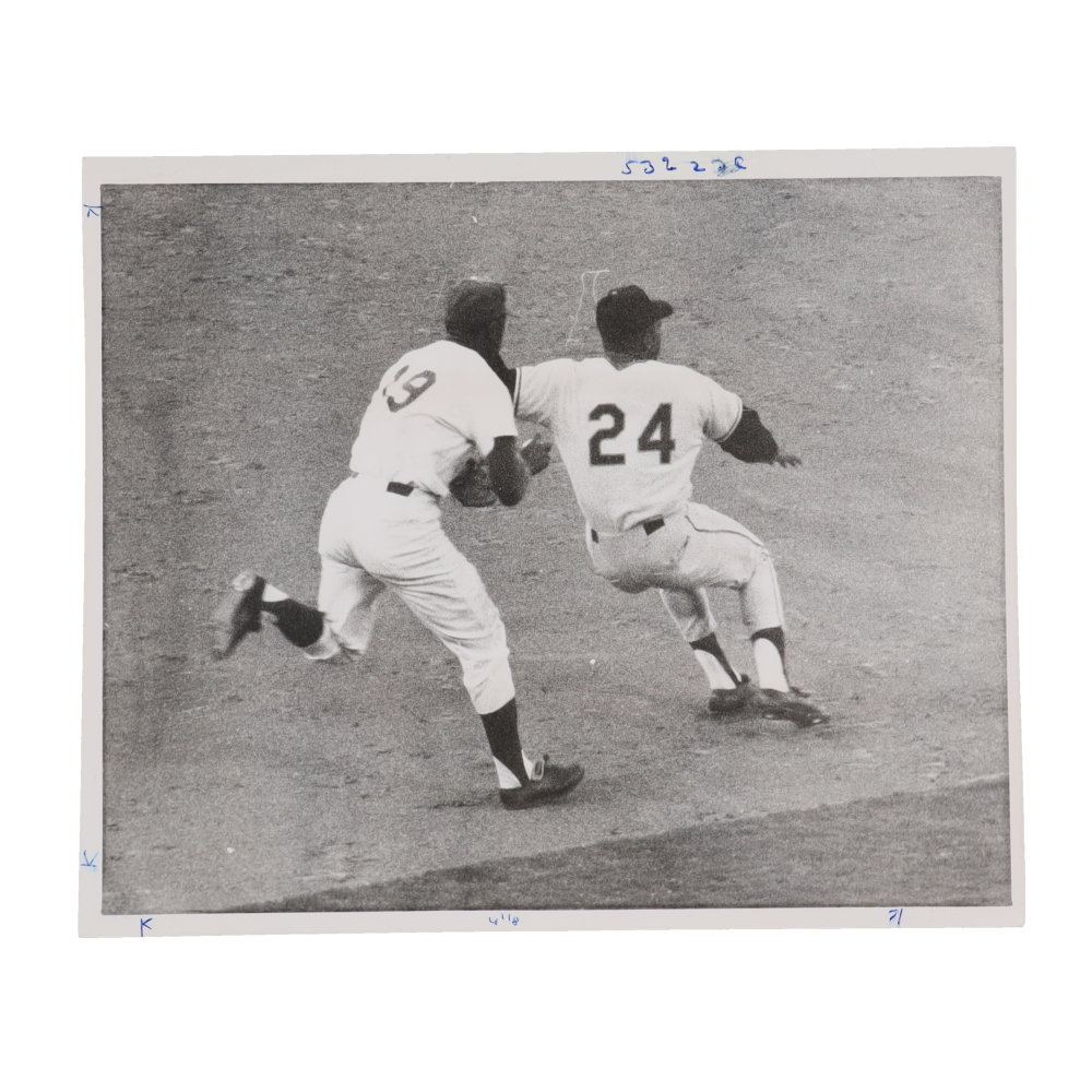 1965 Willie Mays Commits Rase Base Running "Boo Boo" 8x10 Photo ...