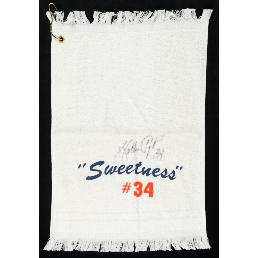 Walter Payton Signed "Sweetness #34" Towel (Beckett) | Pristine Auction