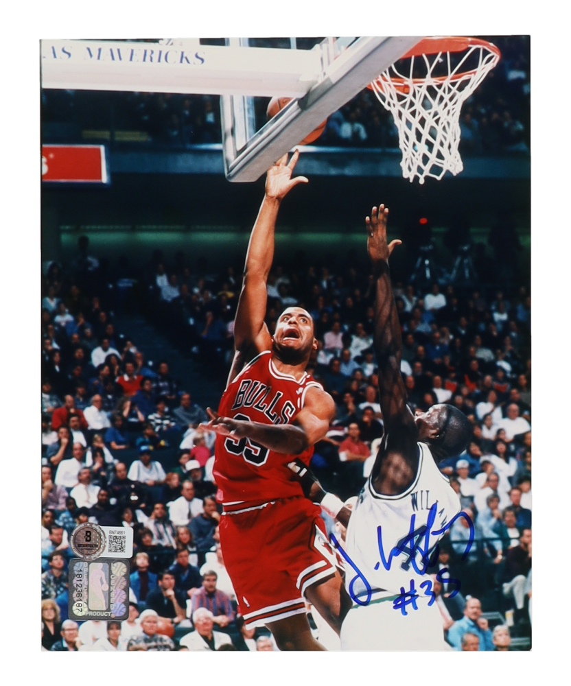 Jason Caffey Signed Bulls 8x10 Photo (Beckett) | Pristine Auction