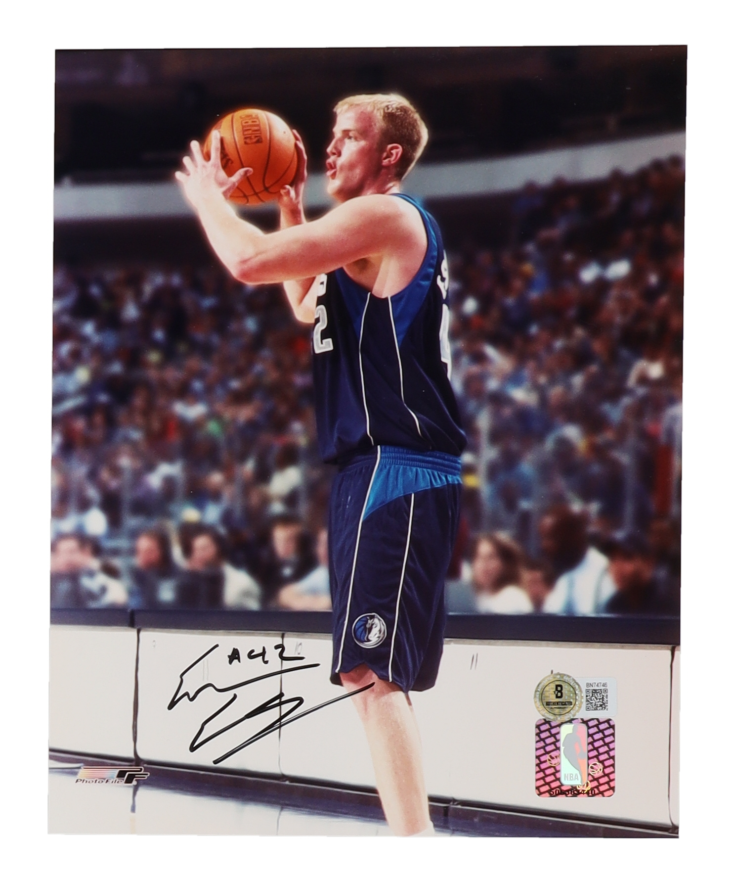 Evan Eschmeyer Signed Mavericks 8x10 Photo (Beckett) | Pristine Auction