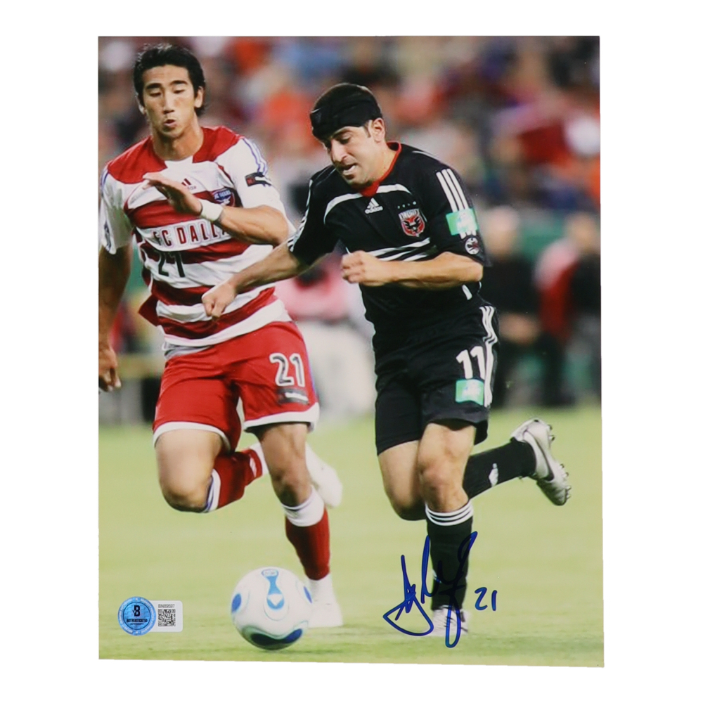 Alex Yi Signed FC Dallas 8x10 Photo (Beckett) | Pristine Auction