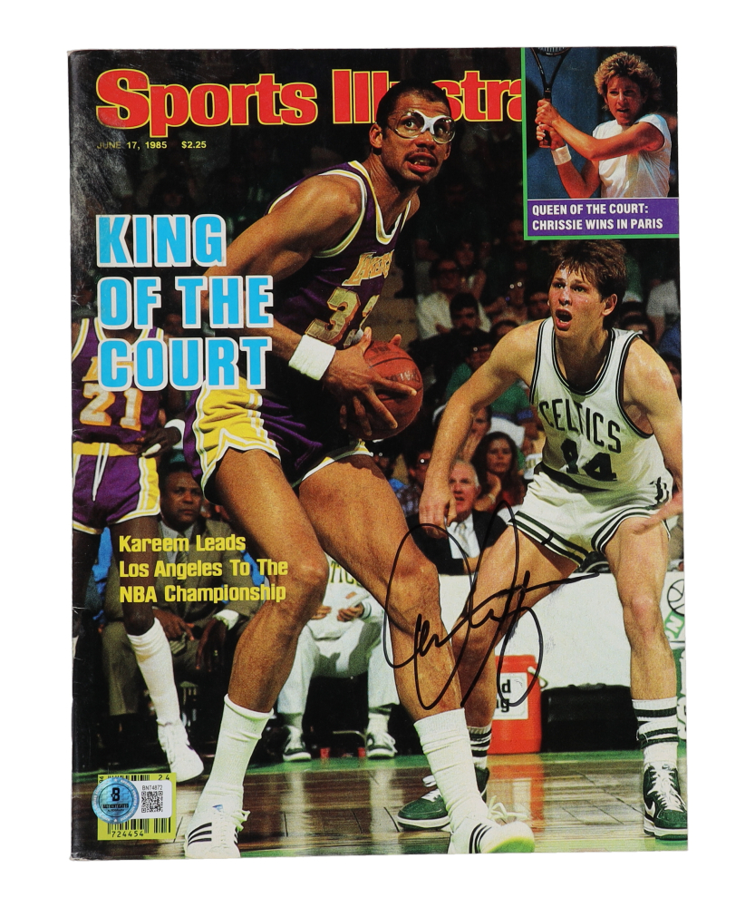 Kareem Abdul-Jabbar Signed 1985 Sports Illustrated Magazine (Beckett) | Pristine Auction