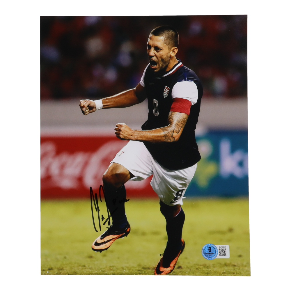 Clint Dempsey Signed Team USA 8x10 Photo (Beckett) | Pristine Auction