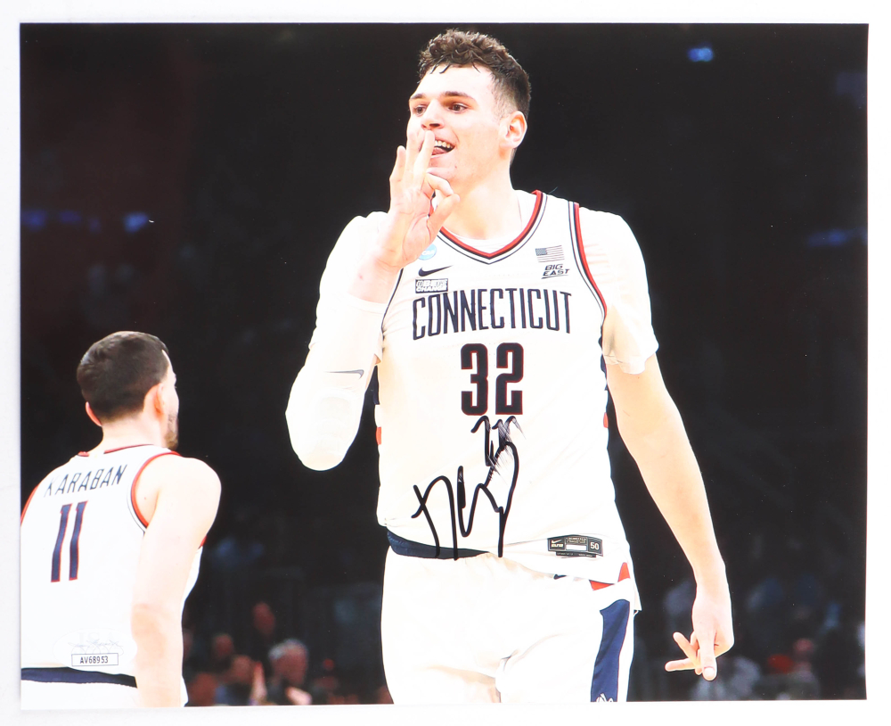 Donovan Clingan Signed UConn Huskies 8x10 Photo (JSA) | Pristine Auction