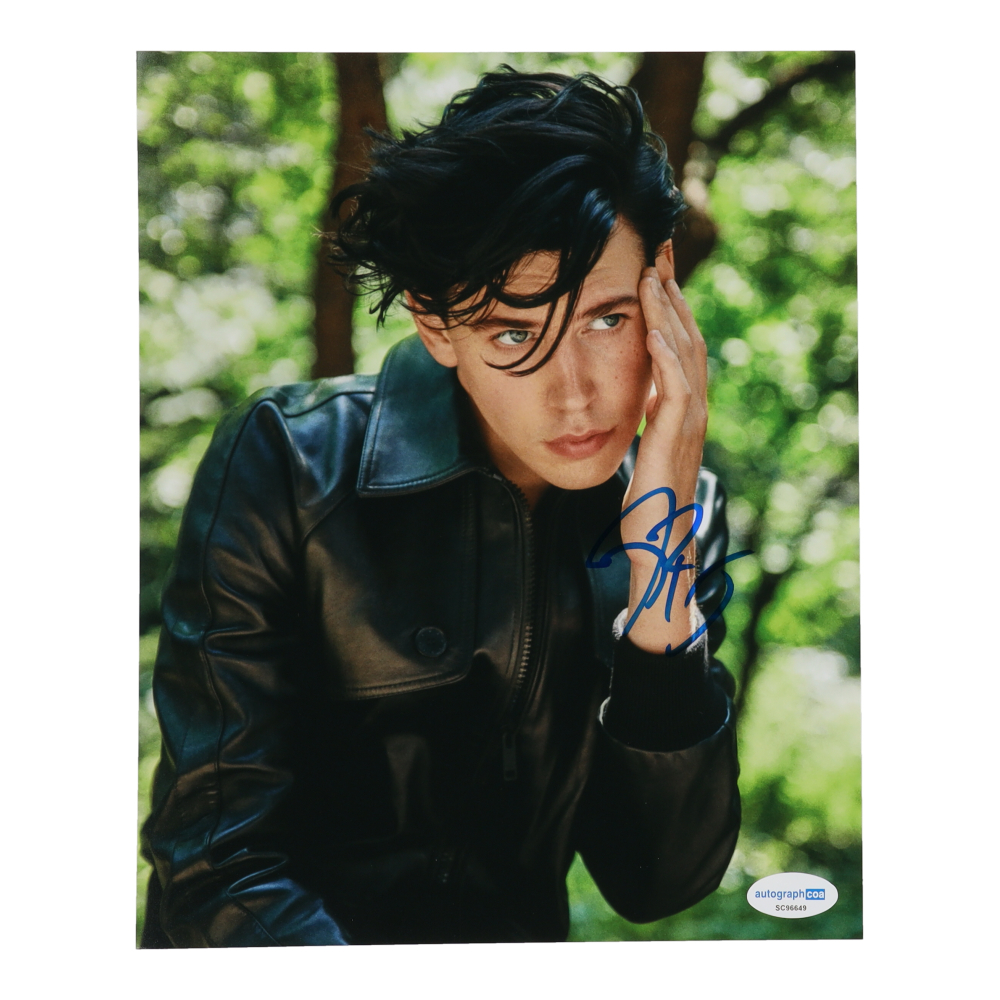 Austin Butler Signed "Elvis" 8x10 Photo (AutographCOA) | Pristine Auction