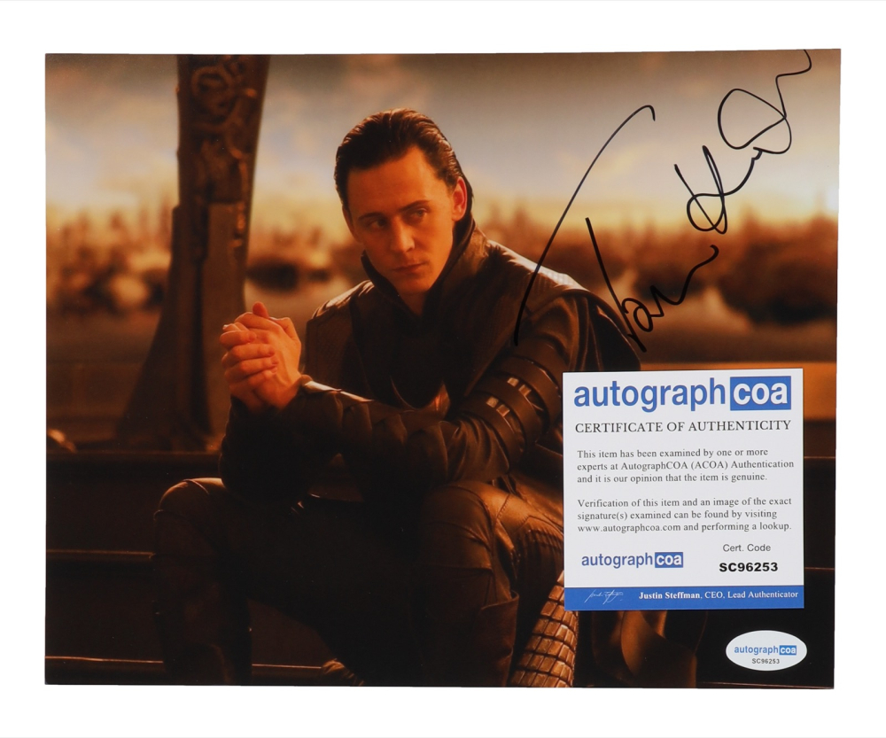 Tom Hiddleston Signed "Thor" 8x10 Photo (ACOA) | Pristine Auction