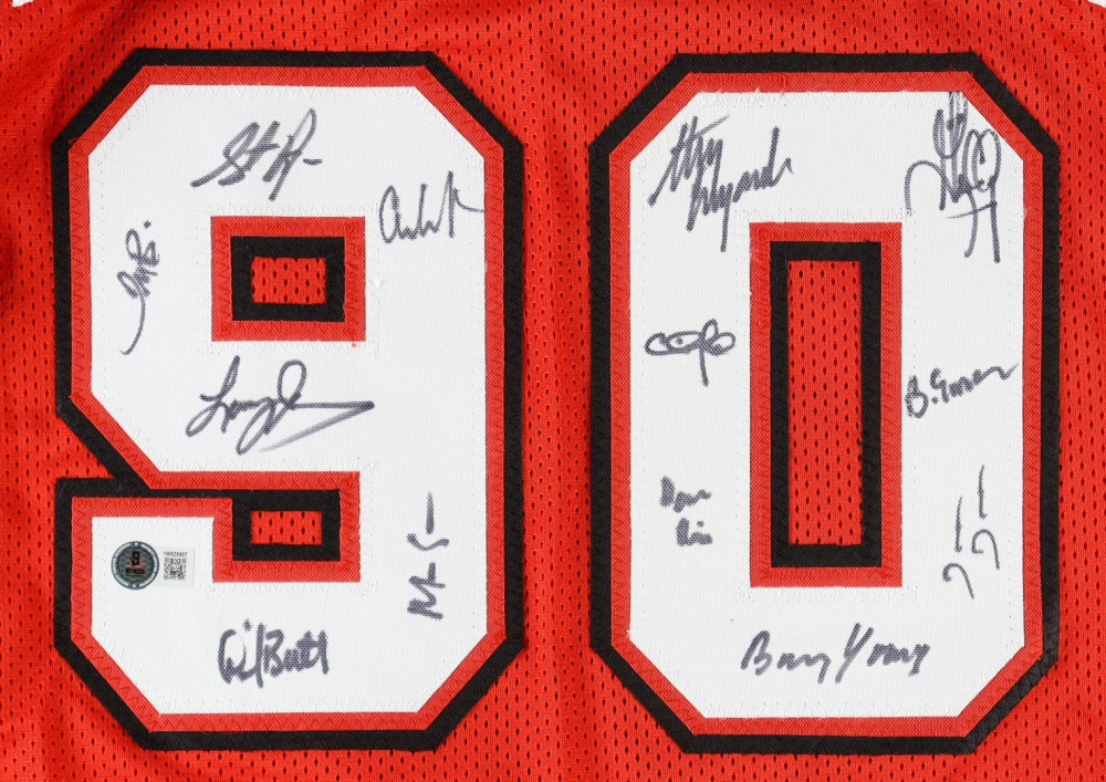 Jersey Signed by (13) with Larry Johnson, Stacey Augmon, Anderson Hunt ...