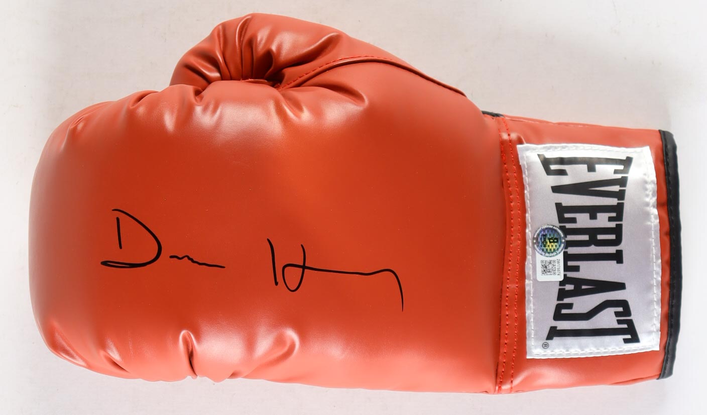 Devin Haney Signed Everlast Boxing Glove (Beckett) | Pristine Auction