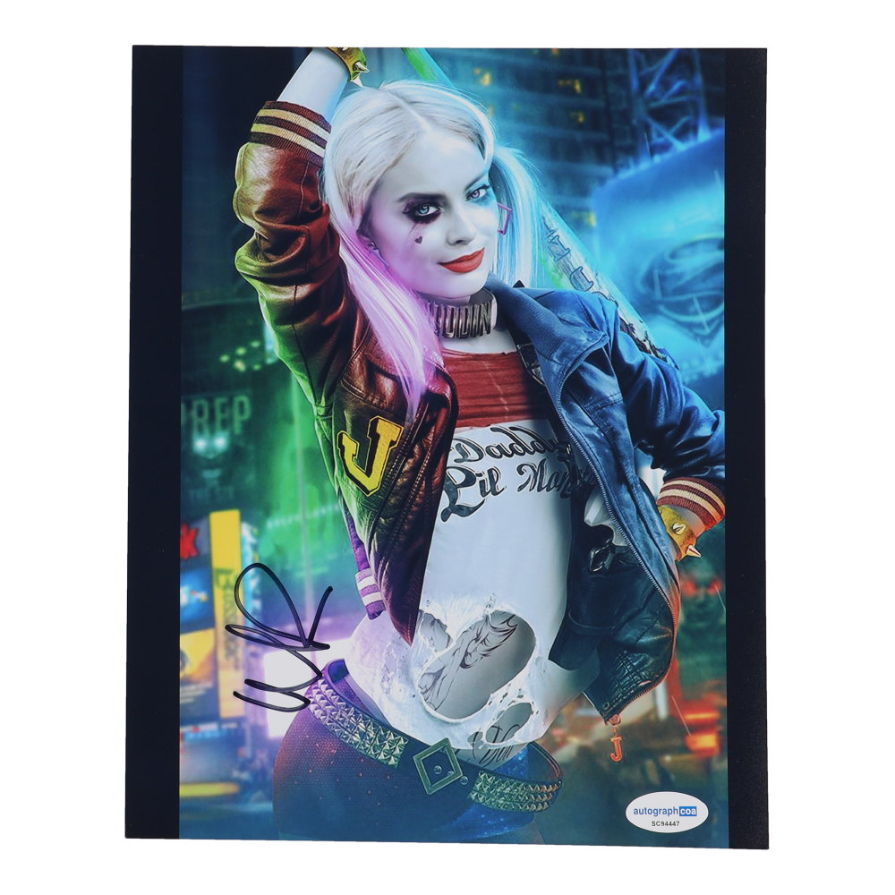 Margot Robbie Signed "Suicide Squad" 8x10 Photo (AutographCOA ...