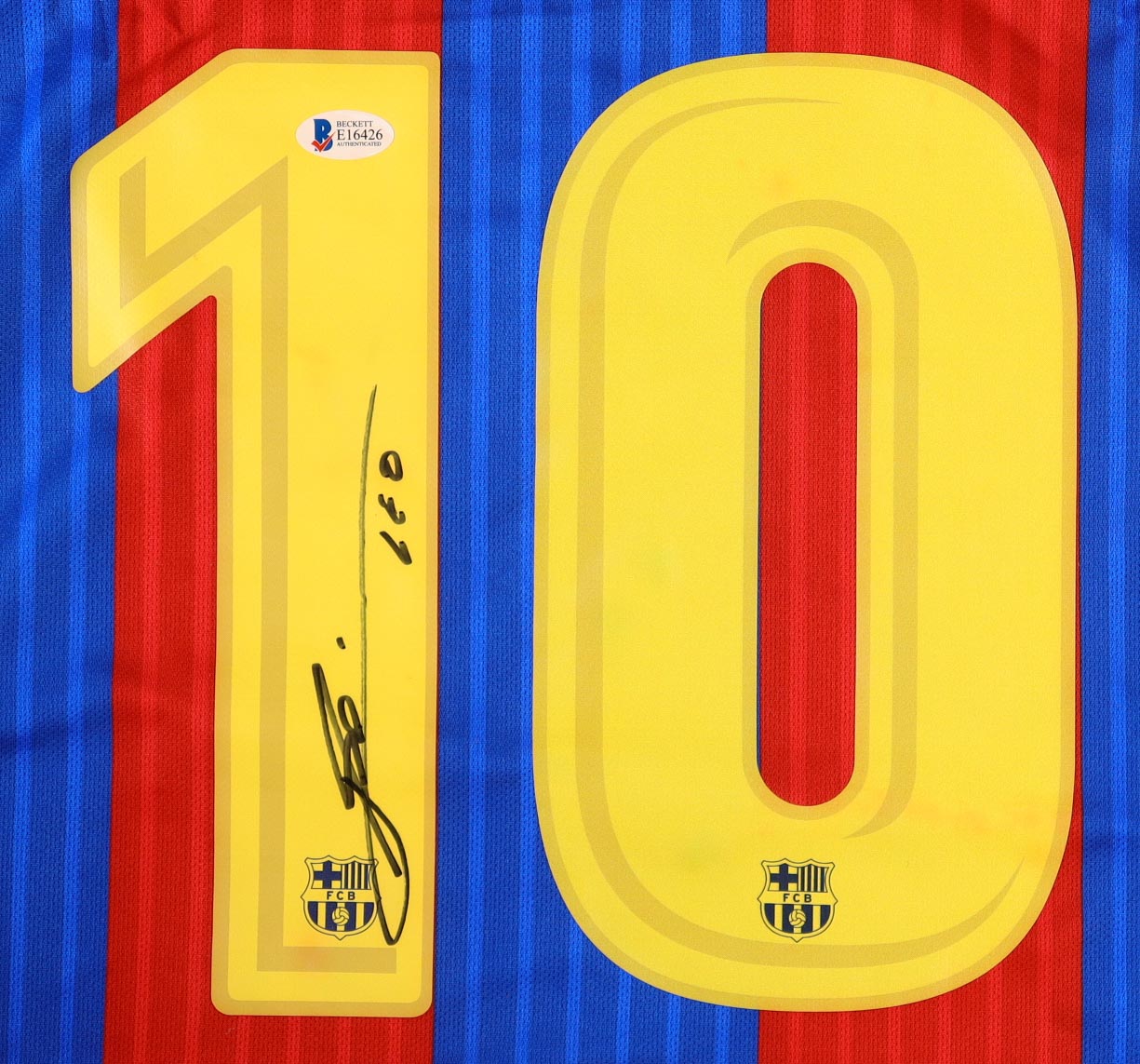 Lionel Messi Signed Barcelona Jersey (Beckett) | Pristine Auction