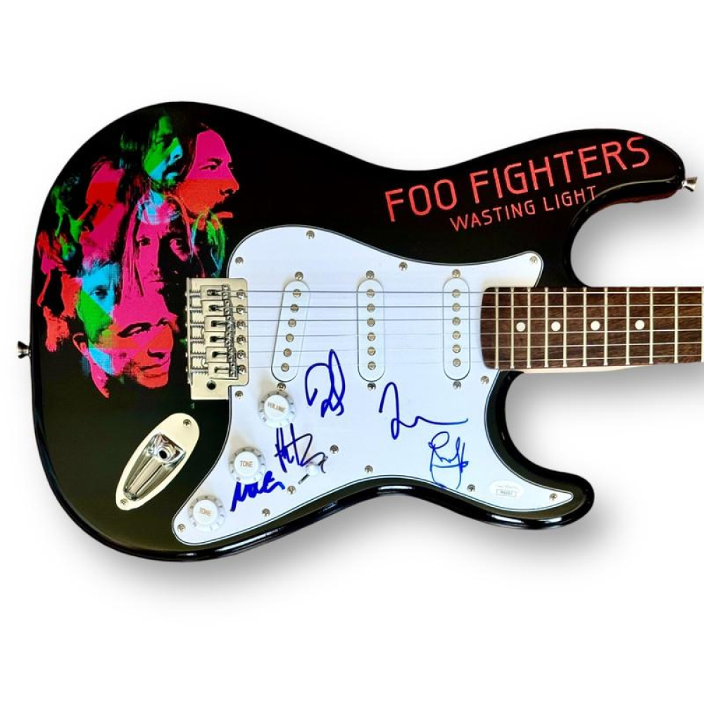 "Foo Fighters" 39" Electric Guitar Band-Signed By (5) with Dave Grohl ...