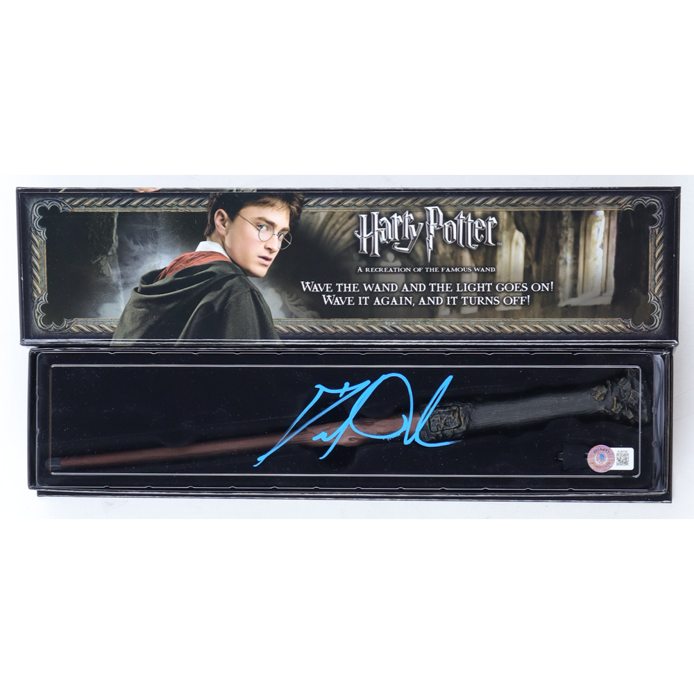 Daniel Radcliffe Signed "Harry Potter" Wand With Original Box (Beckett ...
