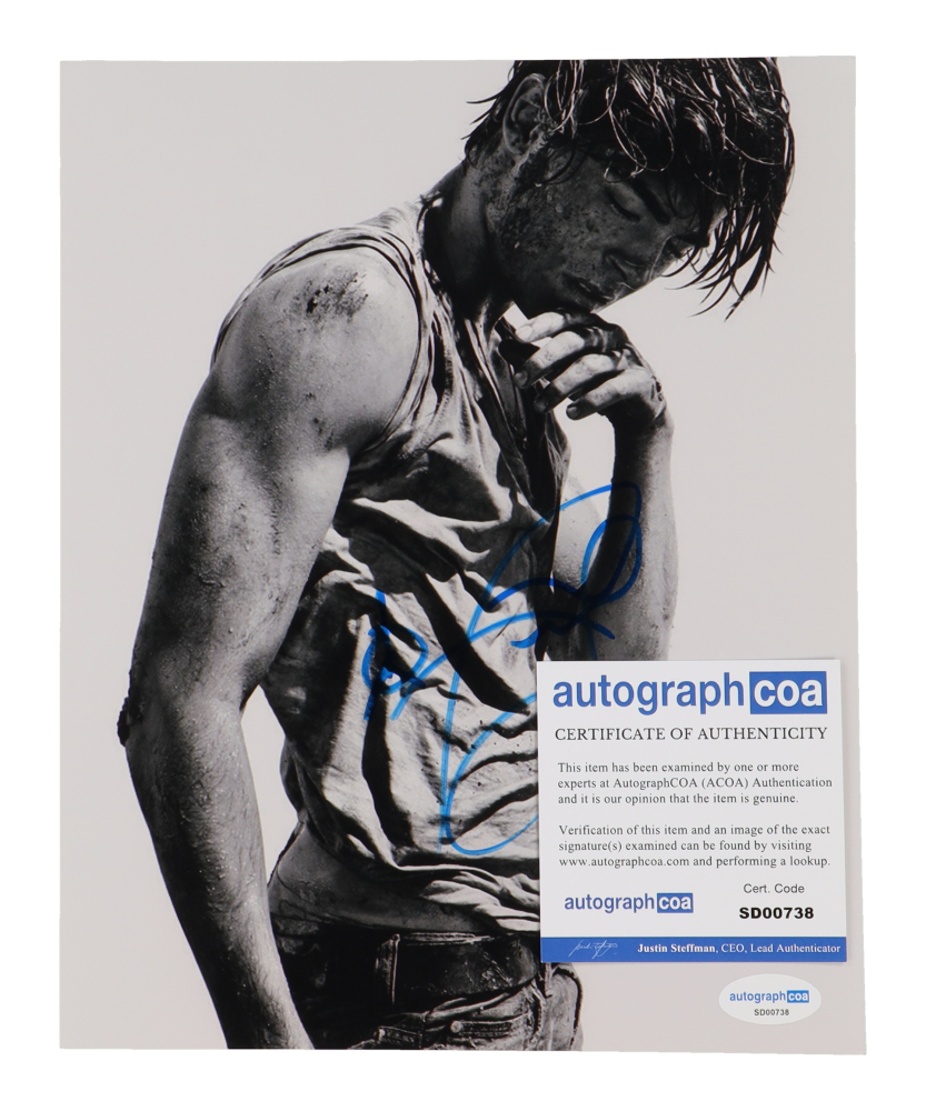Zac Efron Signed 8x10 Photo (AutographCOA) | Pristine Auction