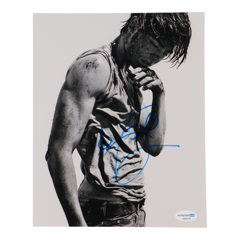 Zac Efron Signed 8x10 Photo (AutographCOA) | Pristine Auction