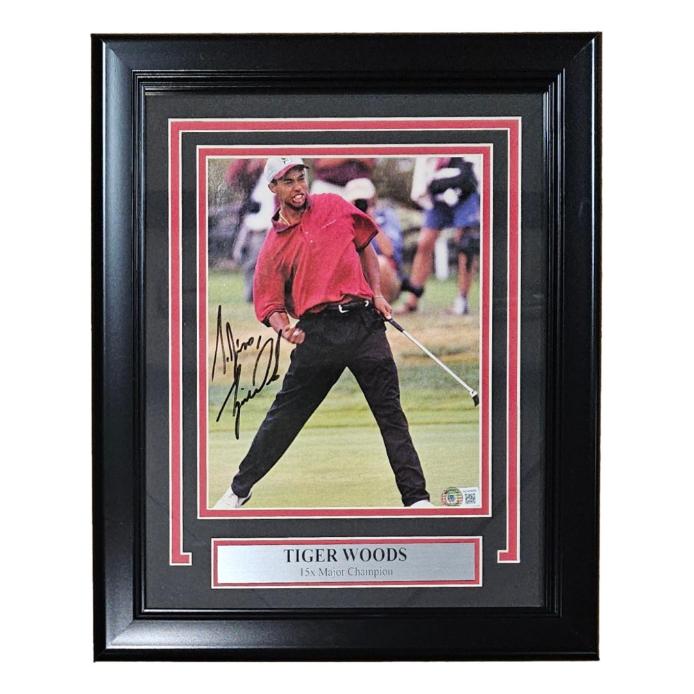 Tiger Woods Signed Custom Framed Photo Display (Beckett) | Pristine Auction