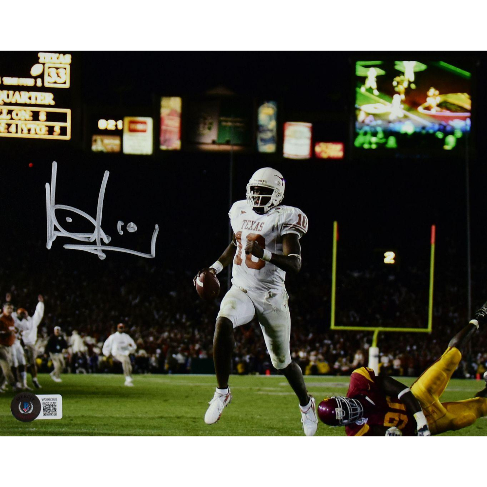 Vince Young Signed Texas Longhorns 8x10 Photo (Beckett) | Pristine Auction