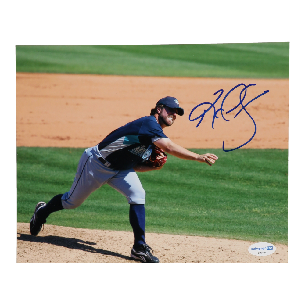 R.A. Dickey Signed Mariners 8x10 Photo (ACOA) | Pristine Auction