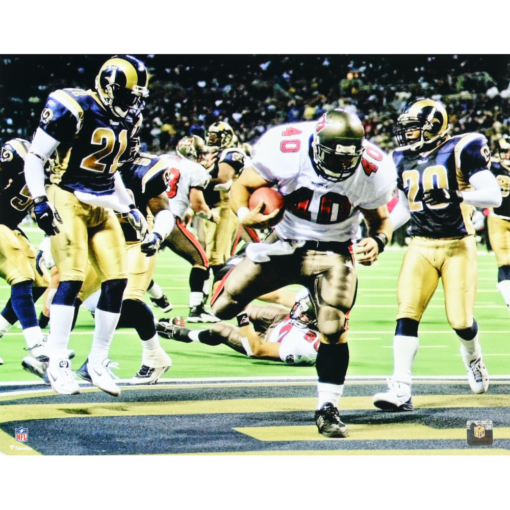 Mike Alstott Buccaneers 16x20 Photo | Pristine Auction