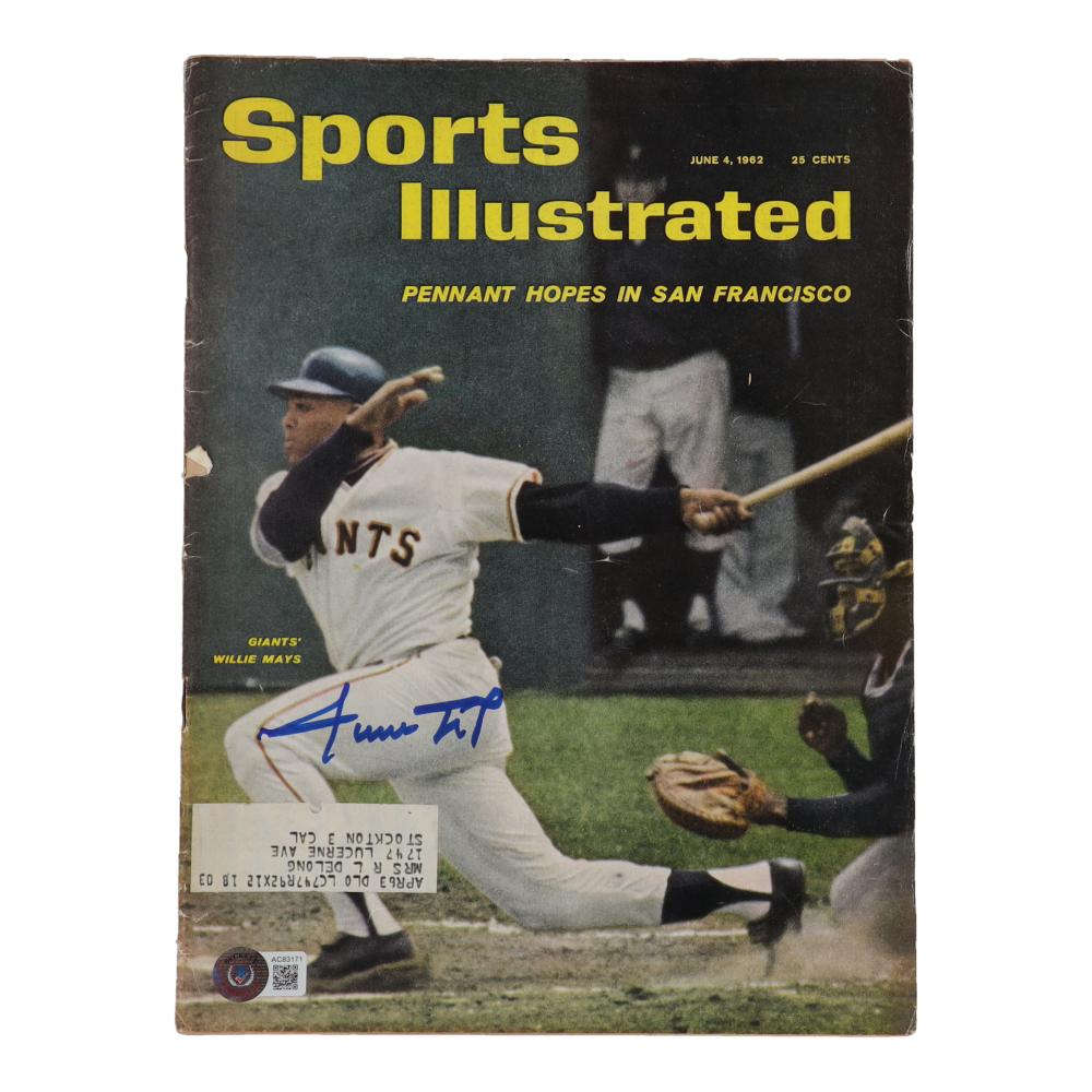 Willie Mays Signed 1962 Sports Illustrated Magazine (Beckett ...