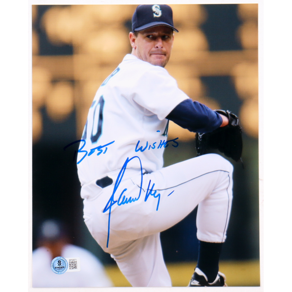 Jamie Moyer Signed Mariners 8x10 Photo (Beckett) | Pristine Auction
