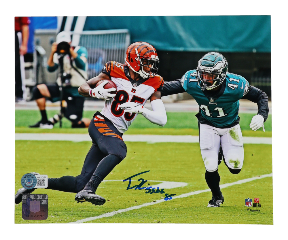 Tee Higgins Signed Bengals 8x10 Photo (Beckett) | Pristine Auction