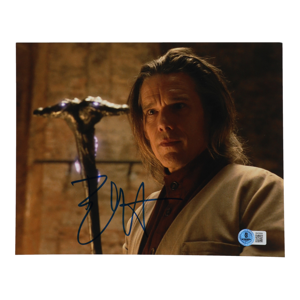 Ethan Hawke Signed "Moon Knight" 8x10 Photo (Beckett) | Pristine Auction