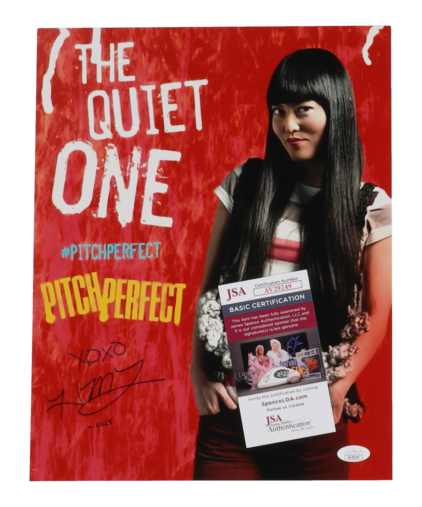 Hana Mae Lee Signed "Pitch Perfect" 11x14 Photo Inscribed "XOXO ...
