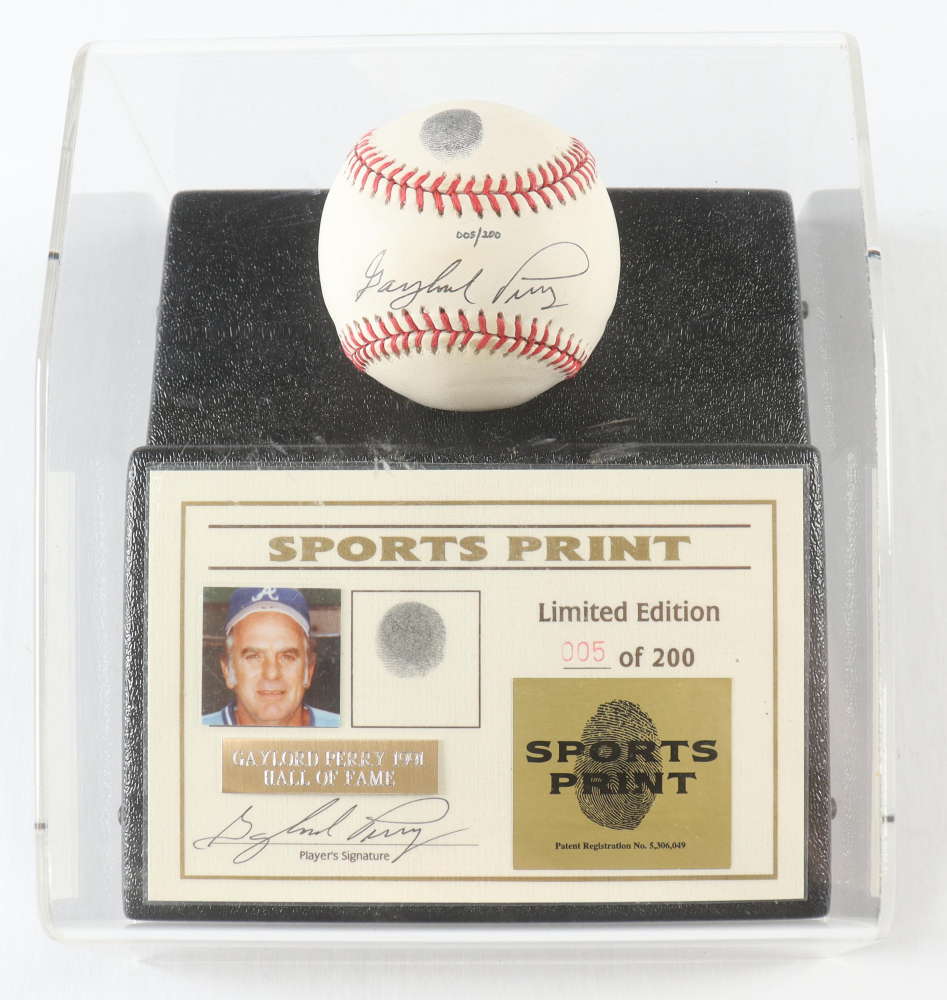 Gaylord Perry Signed LE ONL Baseball with Thumbprint With Display Case (Sports Print & Beckett ...