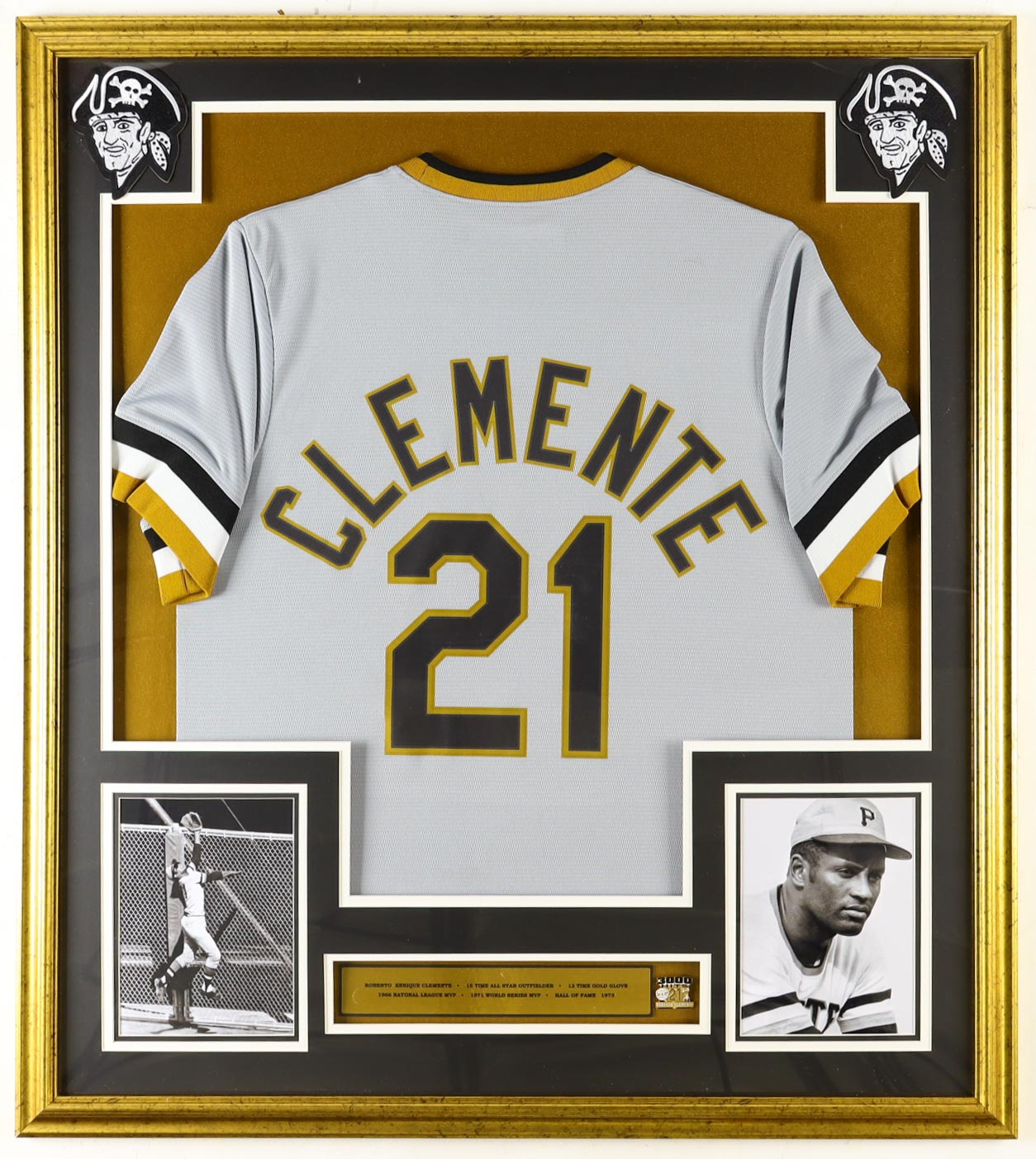 Roberto Clemente Custom Framed Jersey Display With Player 3000 Hits Pin ...