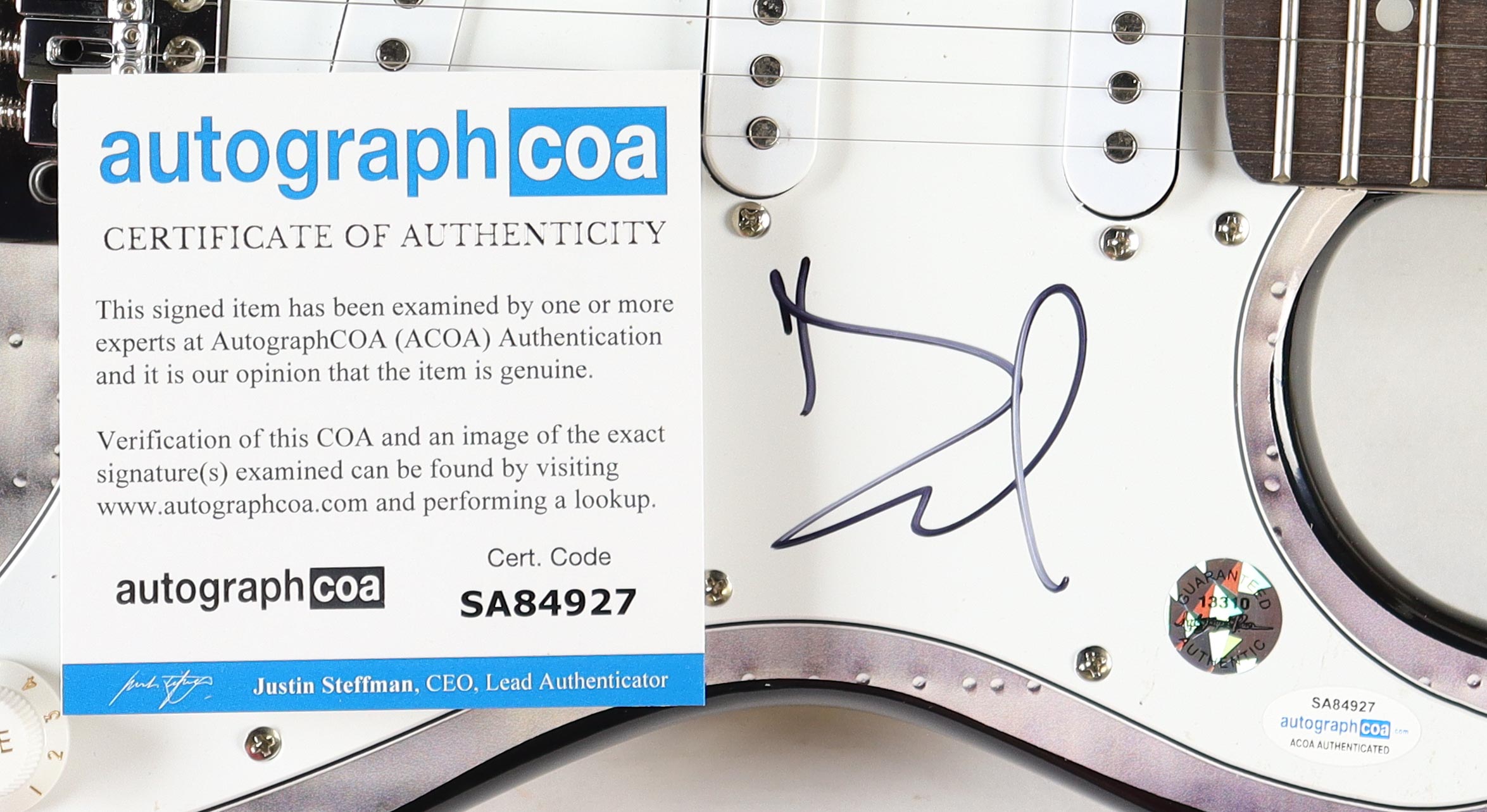 Dave Grohl Signed Electric Guitar (ACOA & AutographPros) | Pristine Auction