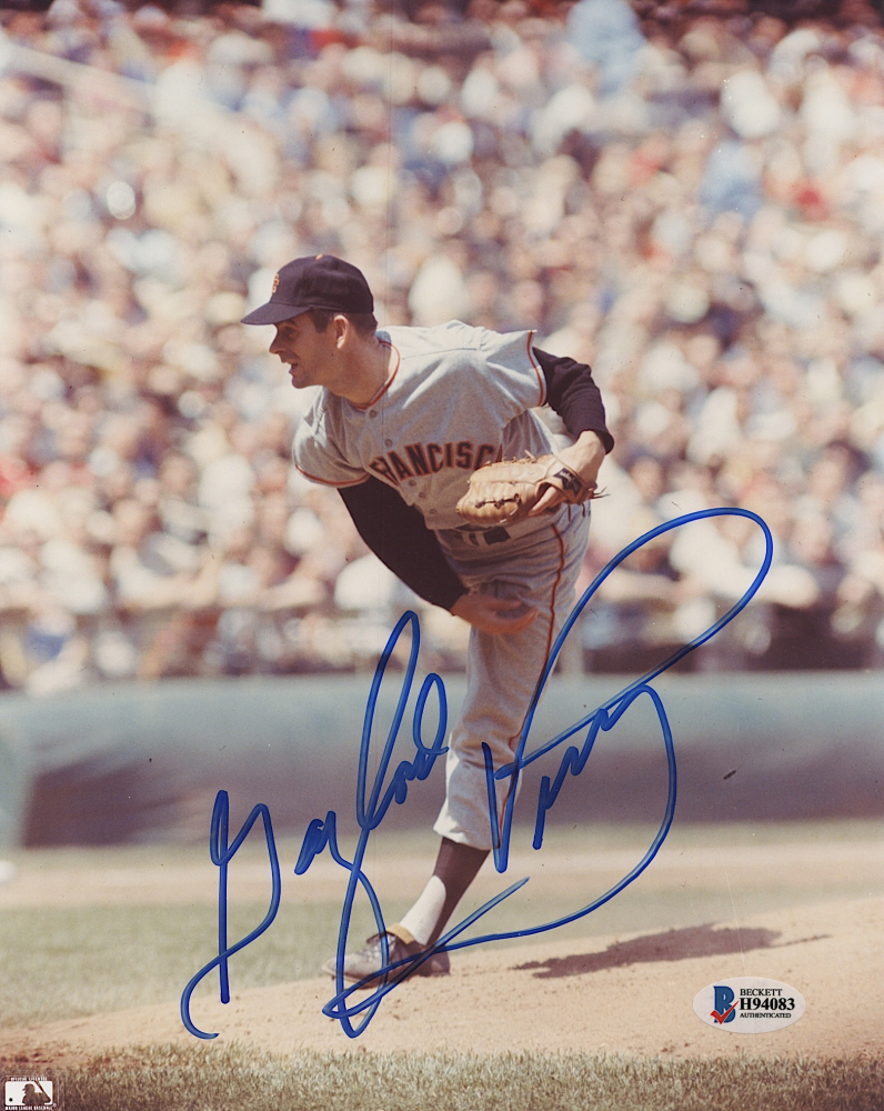 Gaylord Perry Signed Giants 8x10 Photo (Beckett COA) | Pristine Auction