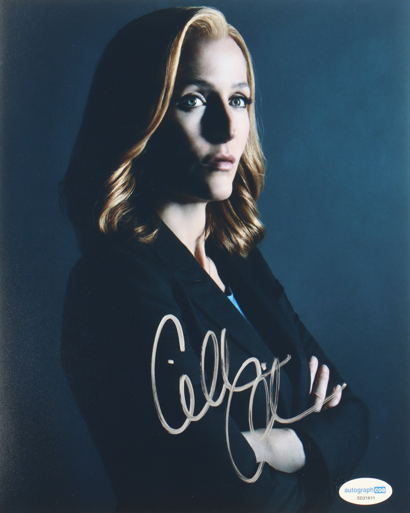 Gillian Anderson Signed 8x10 Photo (AutographCOA) | Pristine Auction