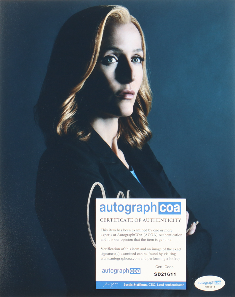 Gillian Anderson Signed 8x10 Photo (AutographCOA) | Pristine Auction