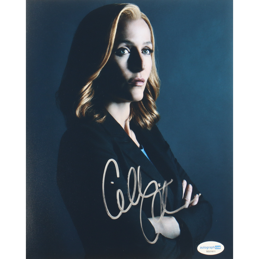Gillian Anderson Signed 8x10 Photo (AutographCOA) | Pristine Auction