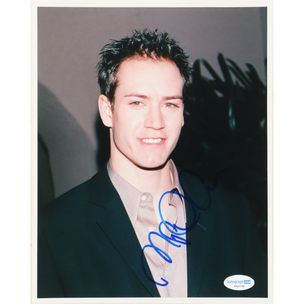 Mark-Paul Gosselaar Signed 8x10 Photo (ACOA) | Pristine Auction