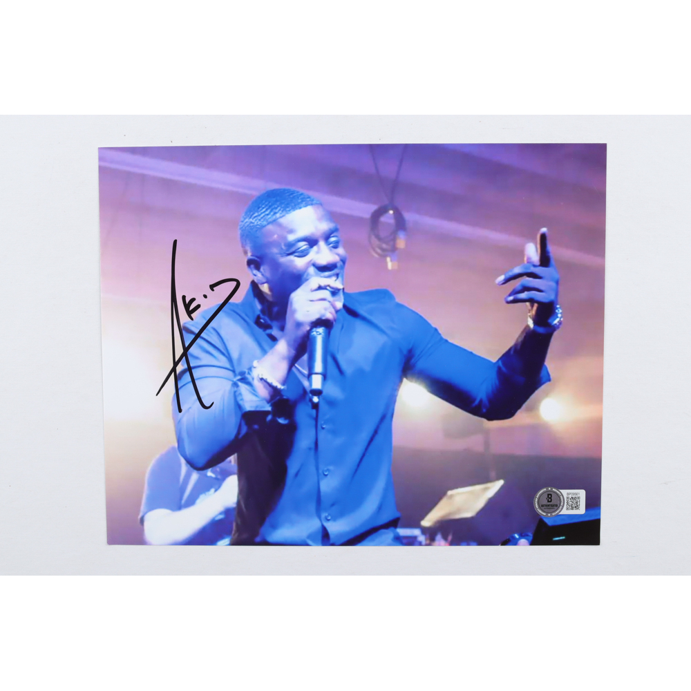 Akon Signed 8x10 Photo (Beckett) | Pristine Auction