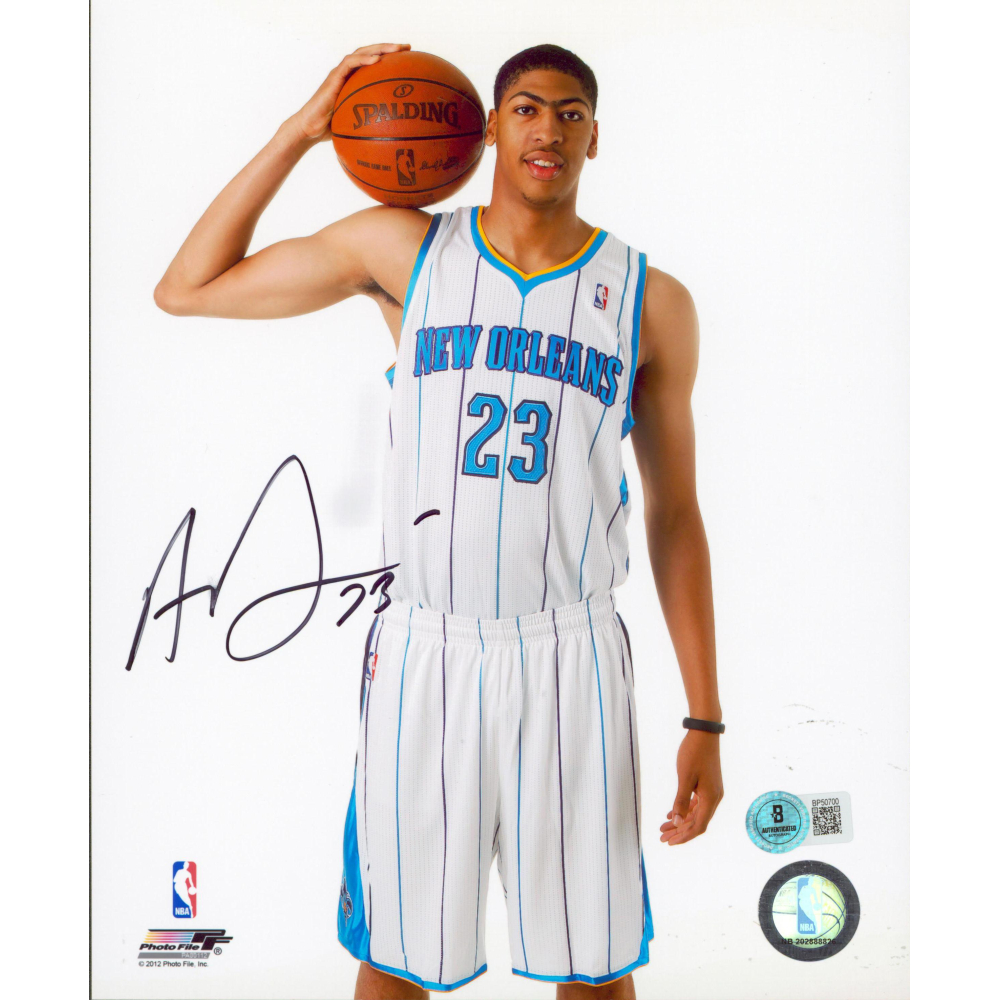 Anthony Davis Signed Pelicans 8x10 Photo (Beckett) | Pristine Auction